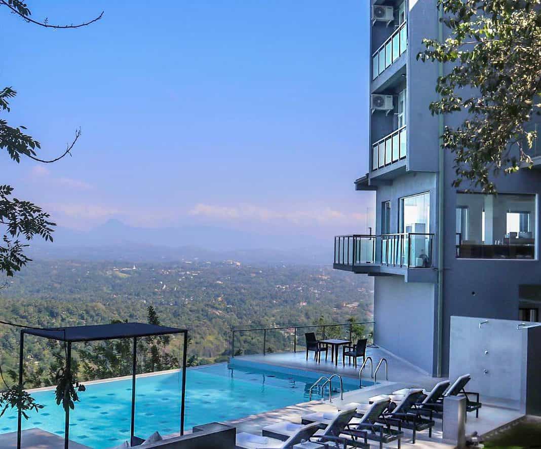 How To Spend 2 Days in Kandy, Sri Lanka - Travel Dudes