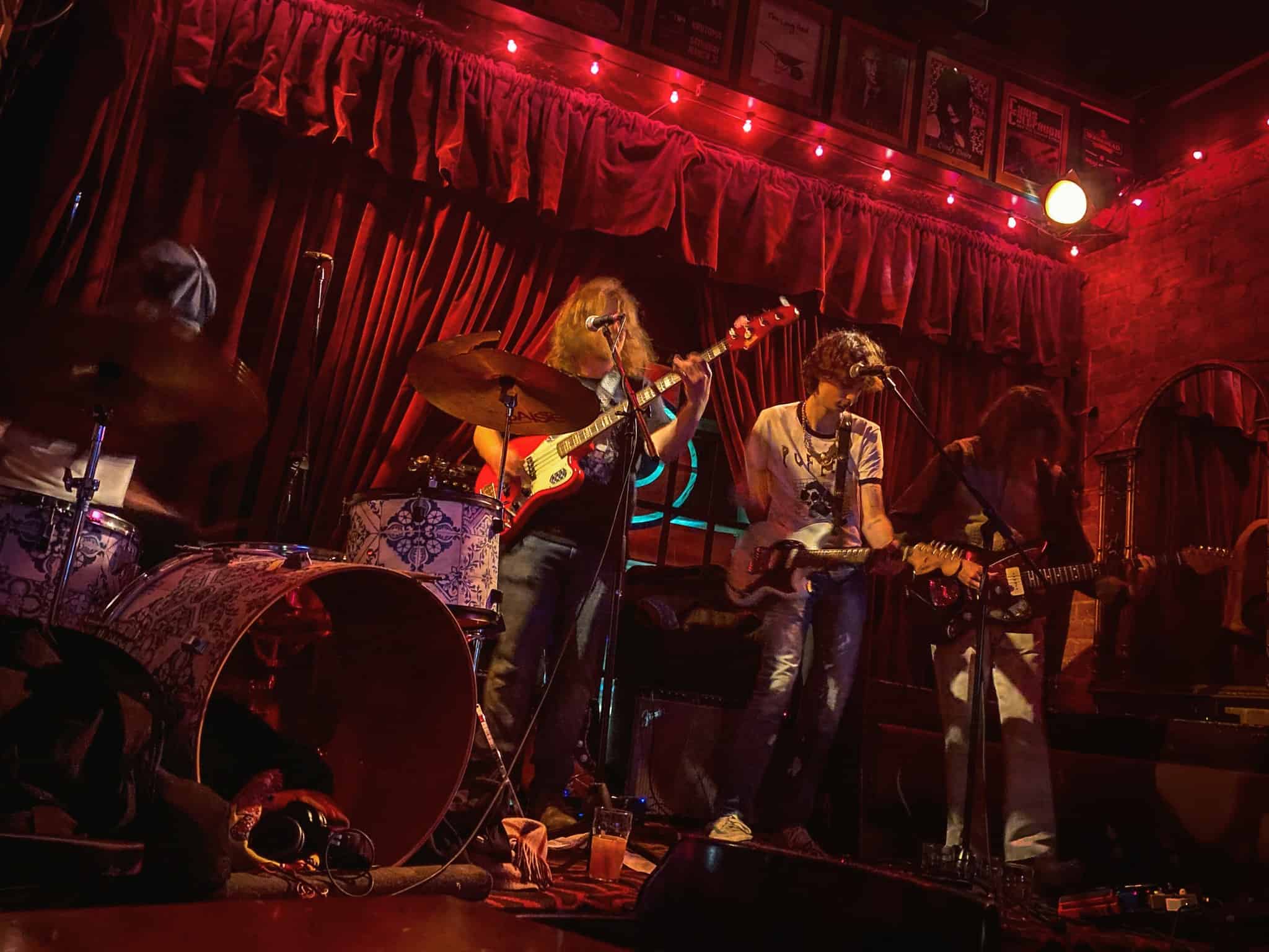 A Local Girl's Guide to Partying in Montreal - Travel Dudes