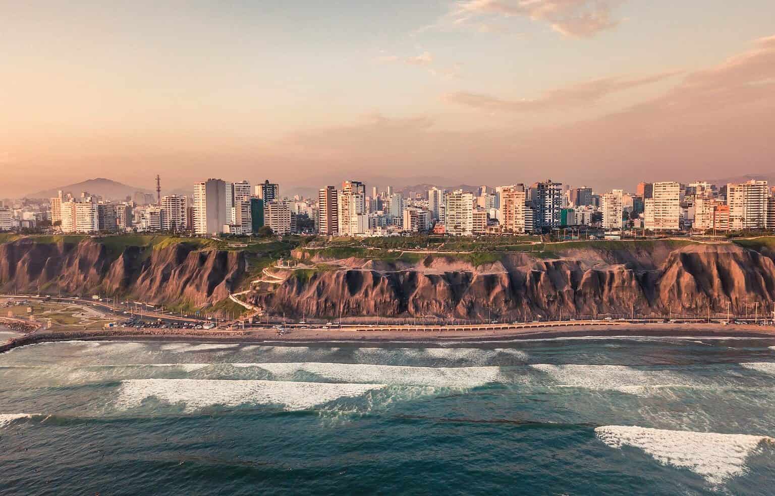 How to Structure Your Peru Itinerary - Travel Dudes