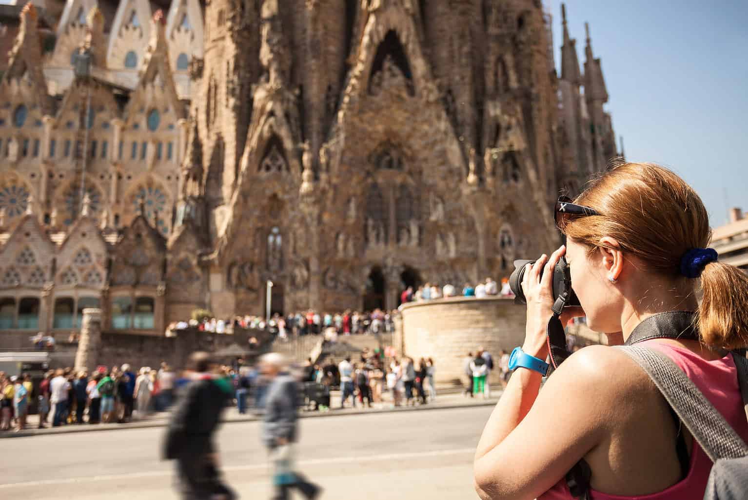A Guide to Visiting Sagrada Familia in Barcelona - Travel Dudes