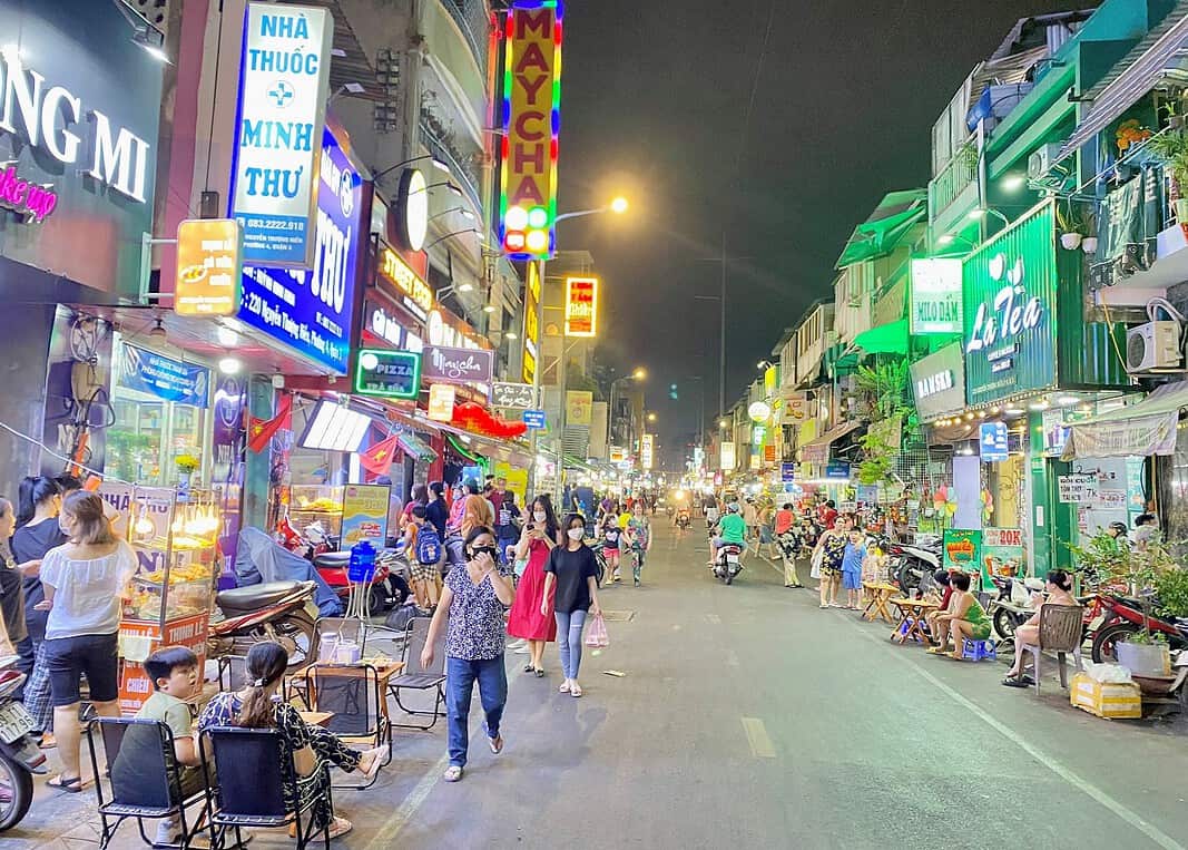 Top 10 Best Street Food In Ho Chi Minh City - Travel Dudes