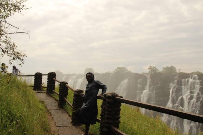 How to Explore Victoria Falls from the Zambian and Zimbabwean Sides ...
