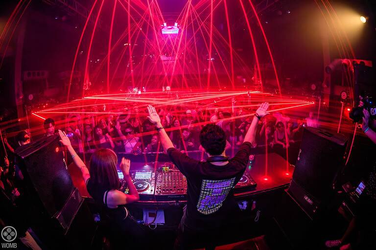 A Guide to Nightlife in Shibuya and Shinjuku, Tokyo - Travel Dudes